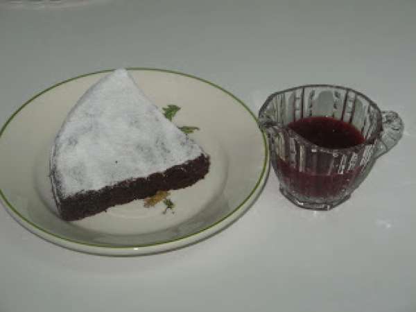 Receta de tarta rayada de trufa y chocolate