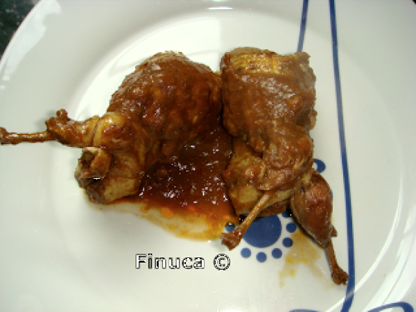 Receta de codornices al horno con patatas y bacon