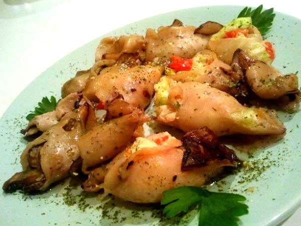 Chipirones rellenos en salsa - Receta Petitchef