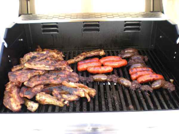 Barbacoa de borrego en pozo con penca de maguey., Receta Petitchef