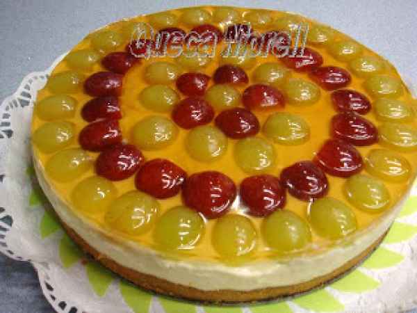 Tarta de uvas y crema de vino dulce de málaga - Receta Petitchef