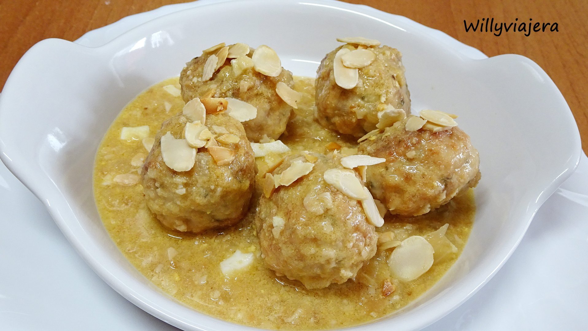 Receta de albóndigas de pollo en pepitoria