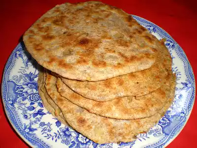 Receta de aloo paratha fácil y deliciosa para cenar