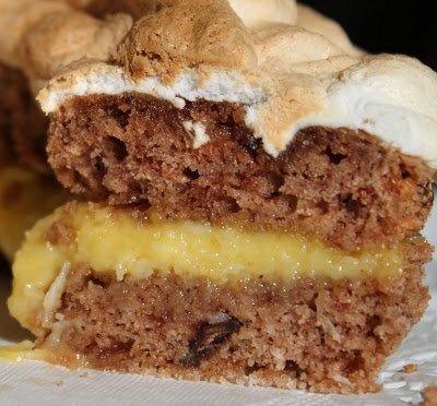 Bizcocho feo de chocolate con crema de mango-coco - Receta Petitchef