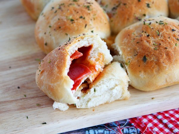 Receta de bollitos de pizza con jamón y queso