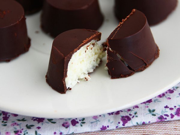 Receta de bombones de chocolate negro y coco
