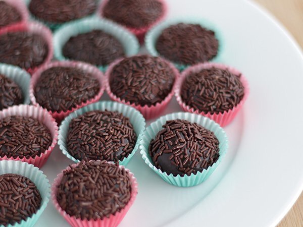 Receta de brigadeiros brasileños de chocolate