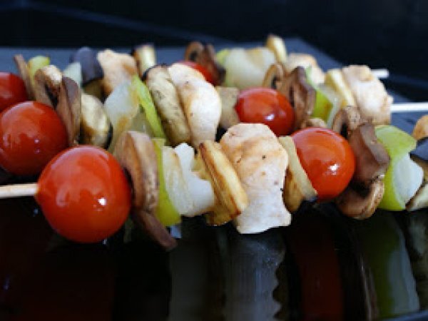 Receta de brochetas de pollo con verduras