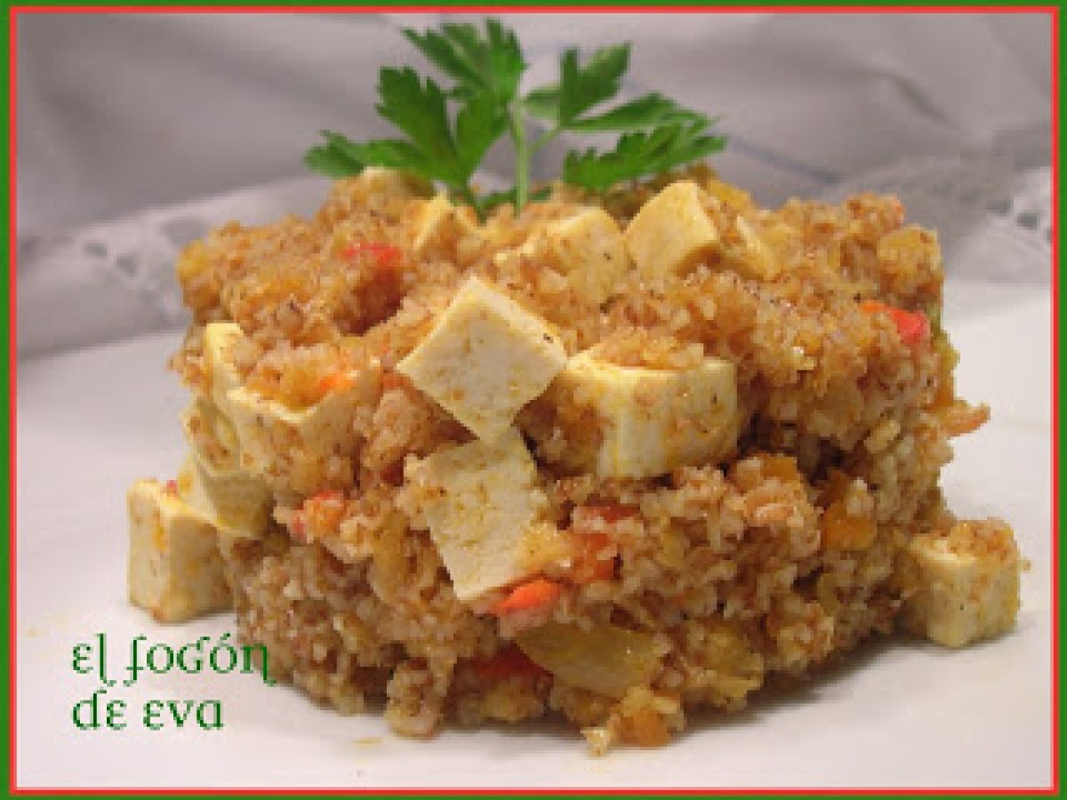 Receta de bulgur salteado con tofu y verduras orientales