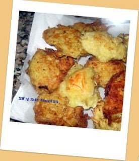 Receta de buñuelos de papa rallada (latkes) fáciles