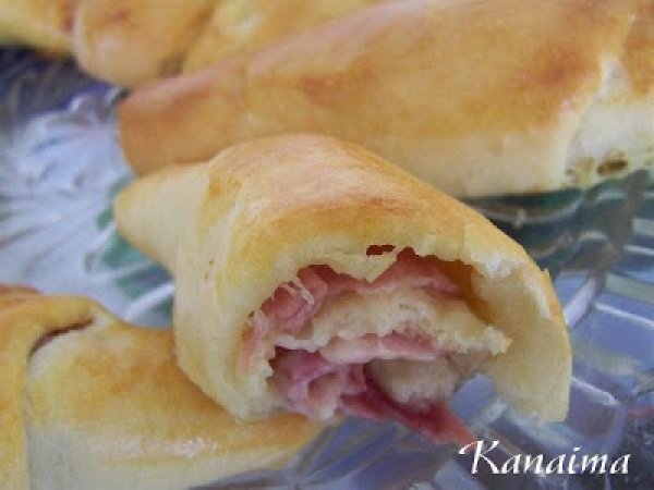 Receta de cachitos venezolanos de jamón y queso