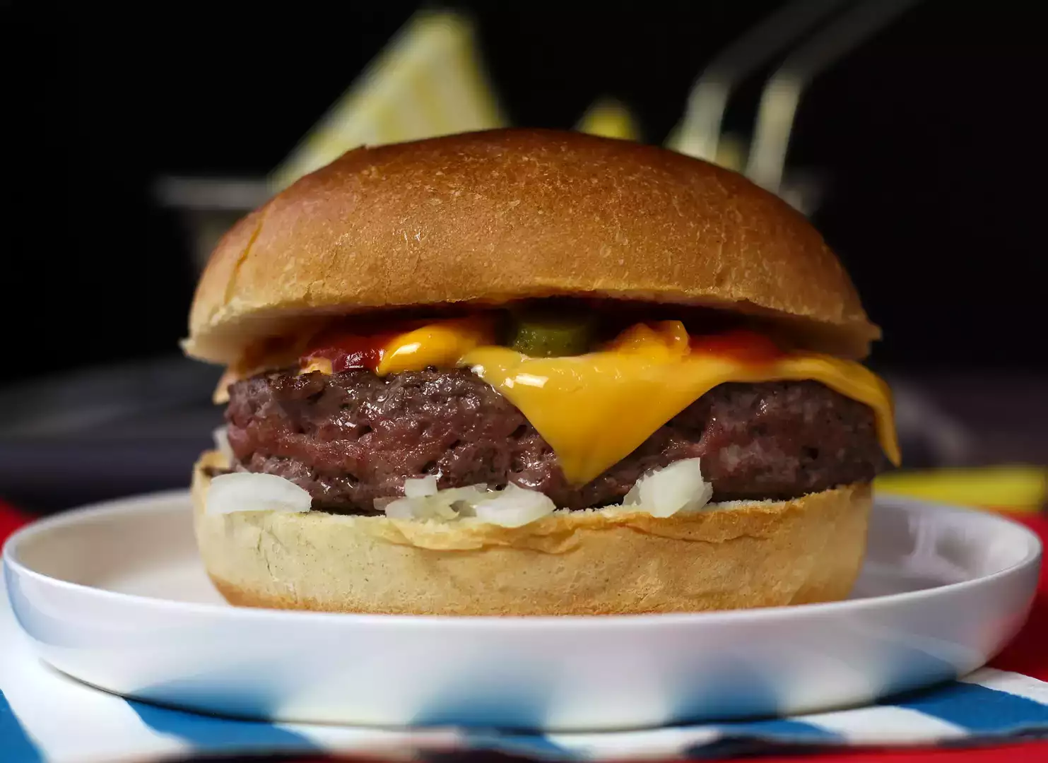Cheeseburger, ¡la famosa hamburguesa de queso que todos adoran!