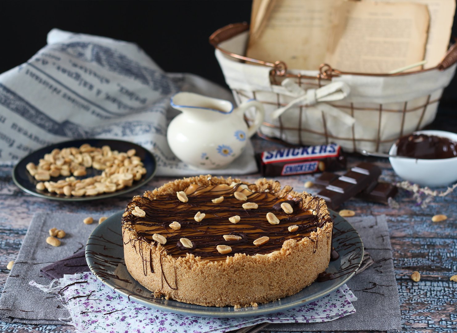 Receta de cheesecake de snickers con caramelo salado