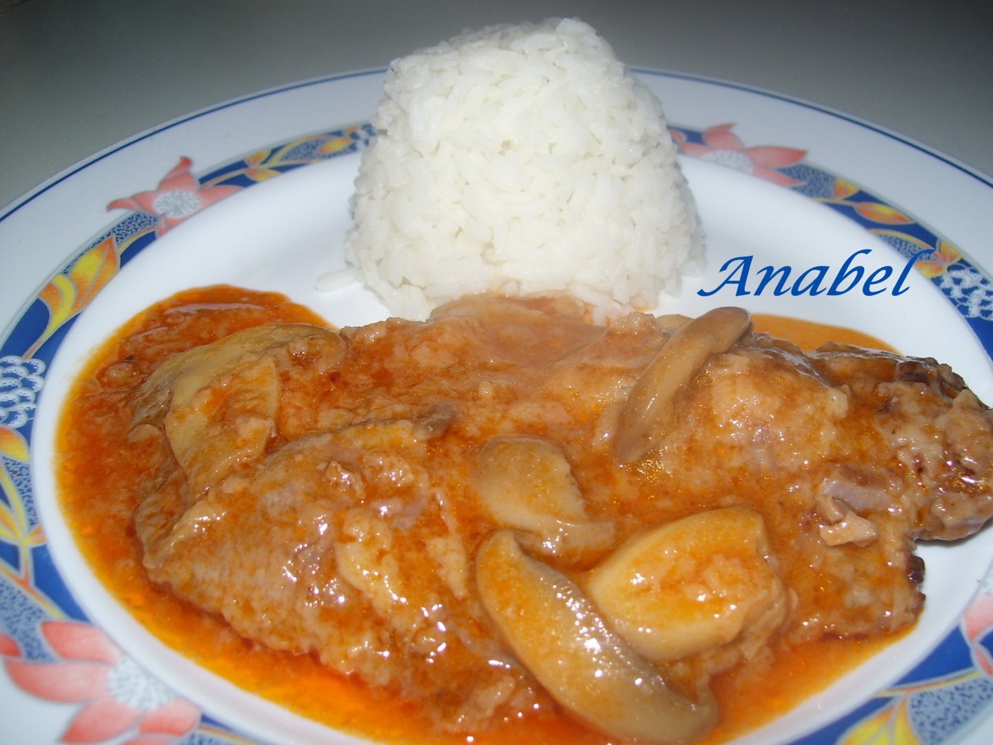 Receta fácil de chuletas con salsa de champiñón