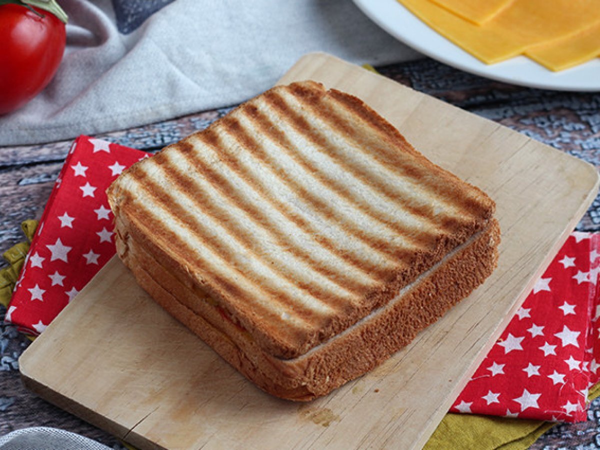 Receta de sándwich club americano