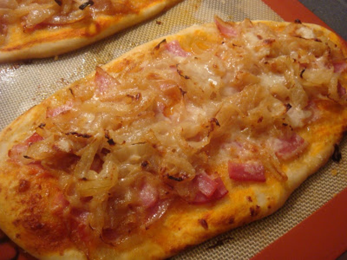 Receta de coca de cebolla y bacon fácil y deliciosa