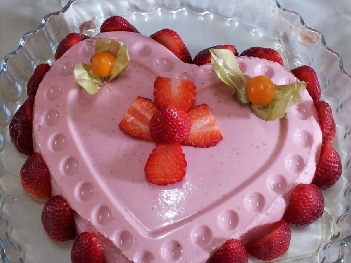 Receta de corazón de semifrío de fresas fácil y delicioso