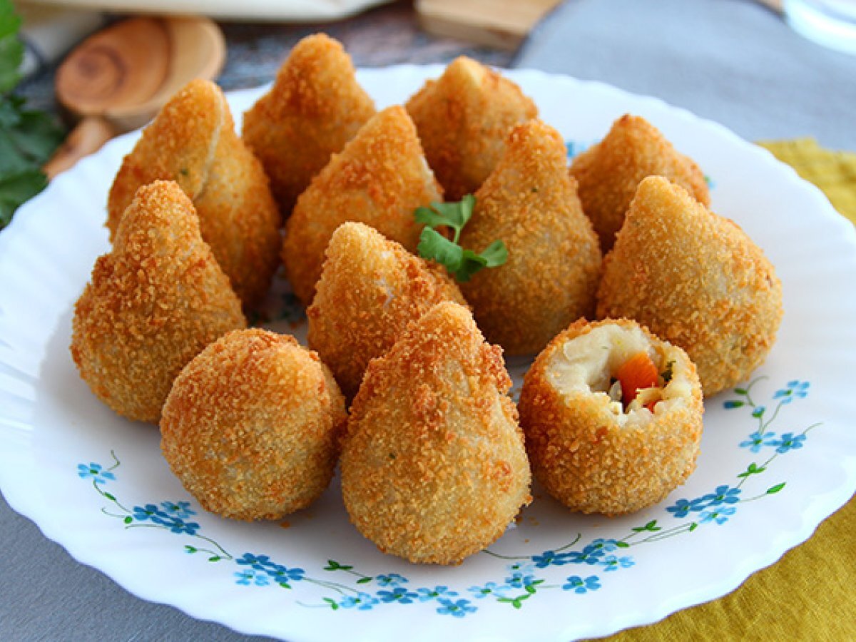 Receta de coxinhas brasileñas rellenas de pollo