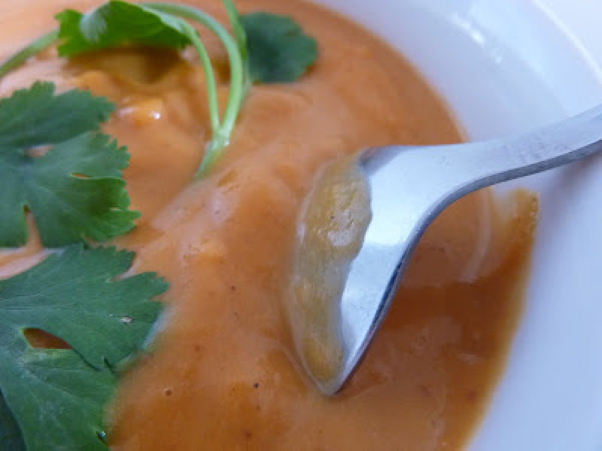 Crema de batata, curry rojo y leche de coco - Receta Petitchef