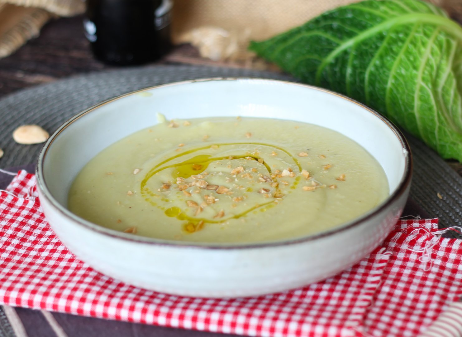 Receta de crema de col rizada y patata en olla rápida