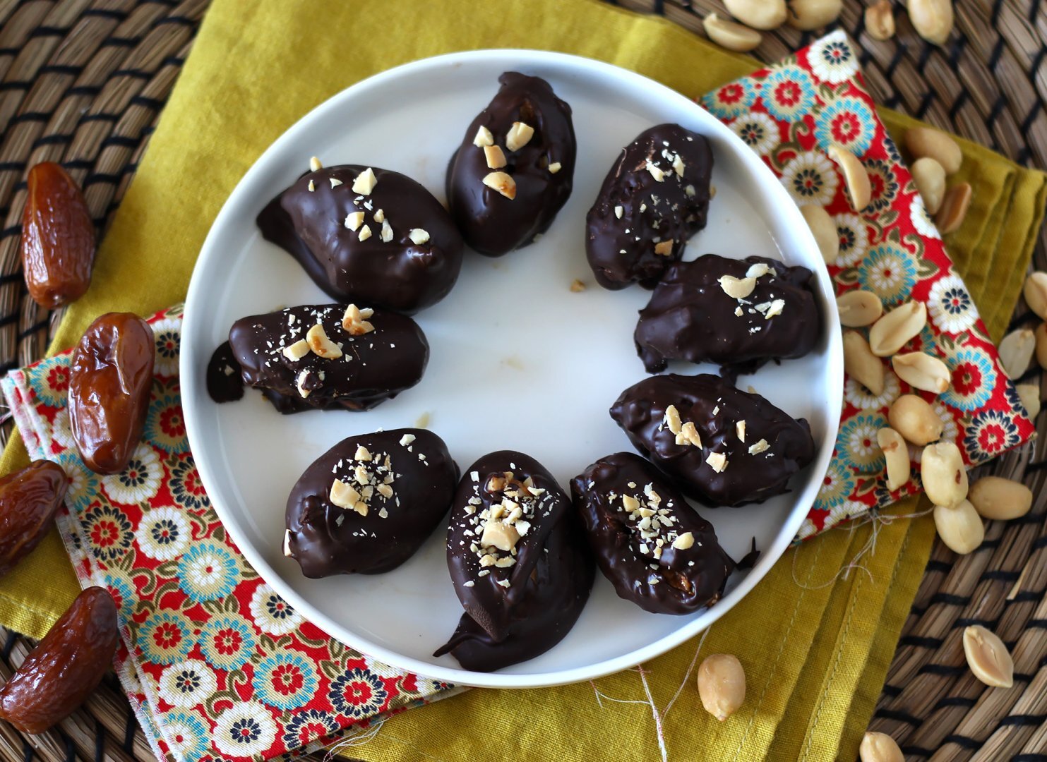 Receta de dátiles rellenos con chocolate saludable