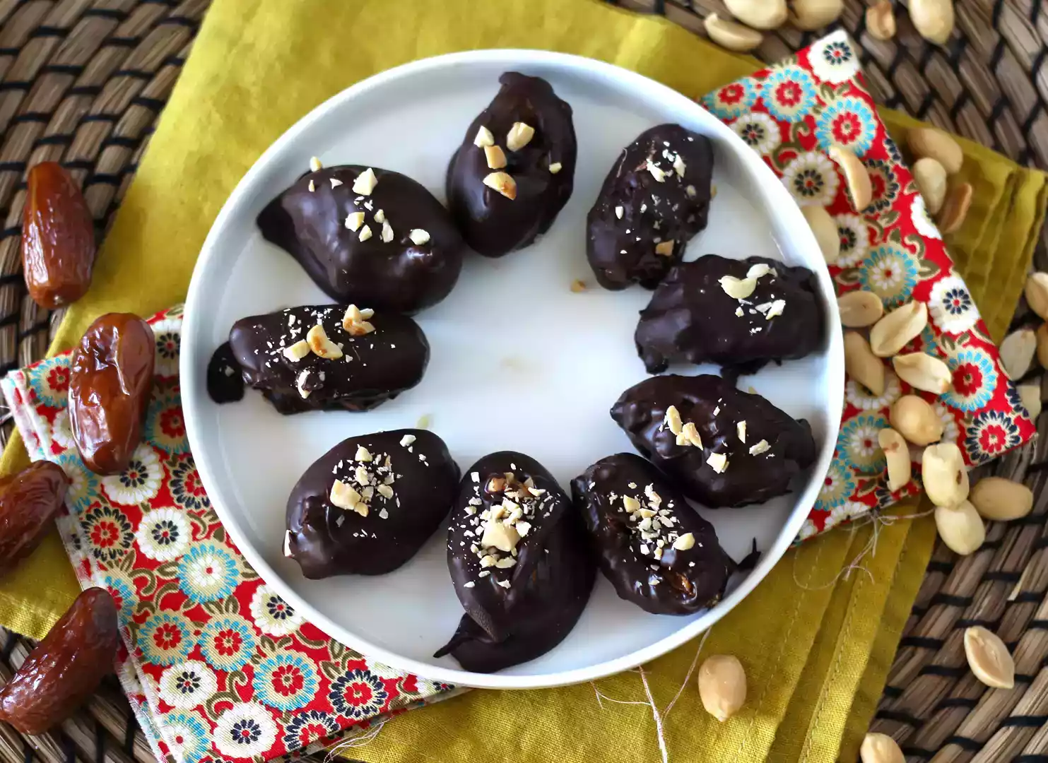 Receta de dátiles rellenos con chocolate saludable