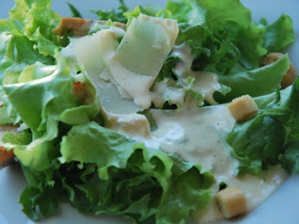 Receta de ensalada césar con parmesano