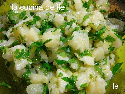 Receta de ensalada de papa, apio y perejil fácil