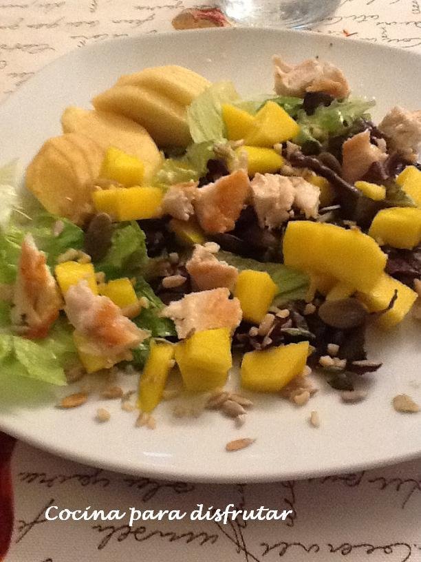 Receta de ensalada de pollo y mango fácil y saludable