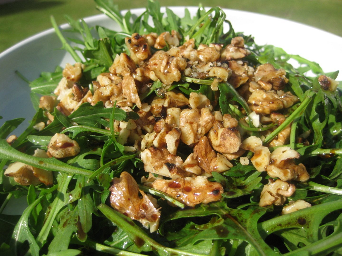 Receta de ensalada de rúcula y nueces fácil y saludable