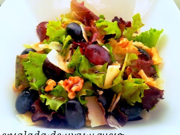 Receta de ensalada de uvas y queso fácil y saludable