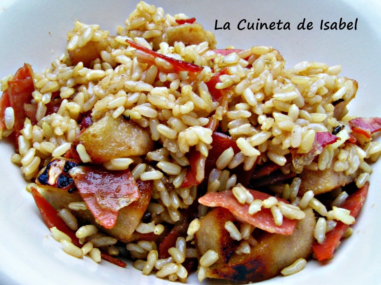 Receta de ensalada tibia de arroz, jamón y pera