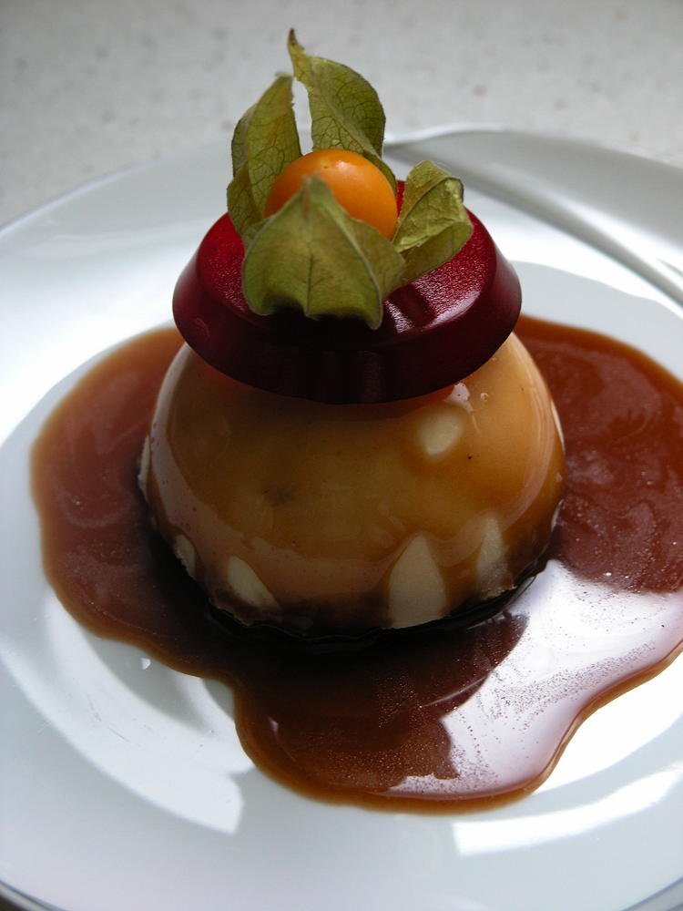 Receta de esfera de tiramisú con gelatina de fresas