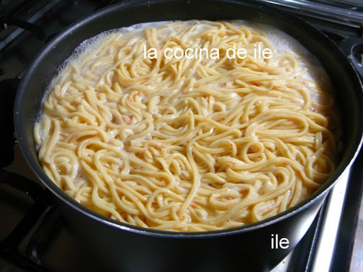 Fideos o tallarines de morrones o pimientos rojos - Receta Petitchef