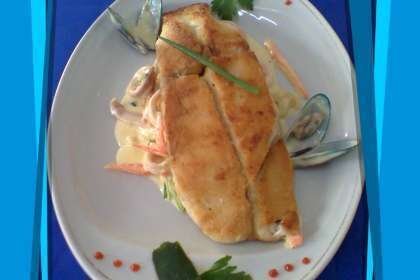 Receta de mero mariposa con vegetales y calamares