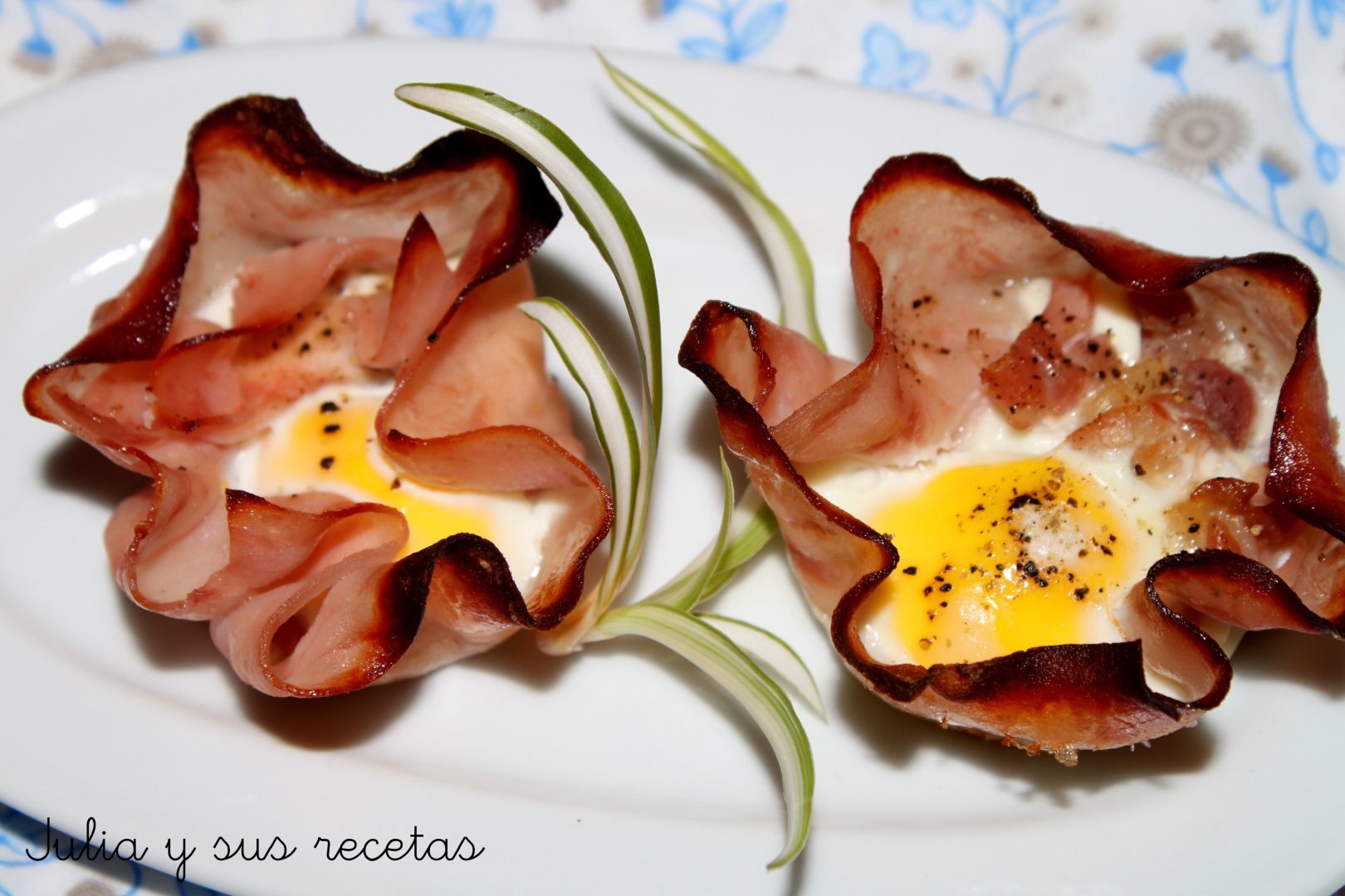 Receta de flores de jamón y huevos de codorniz fácil