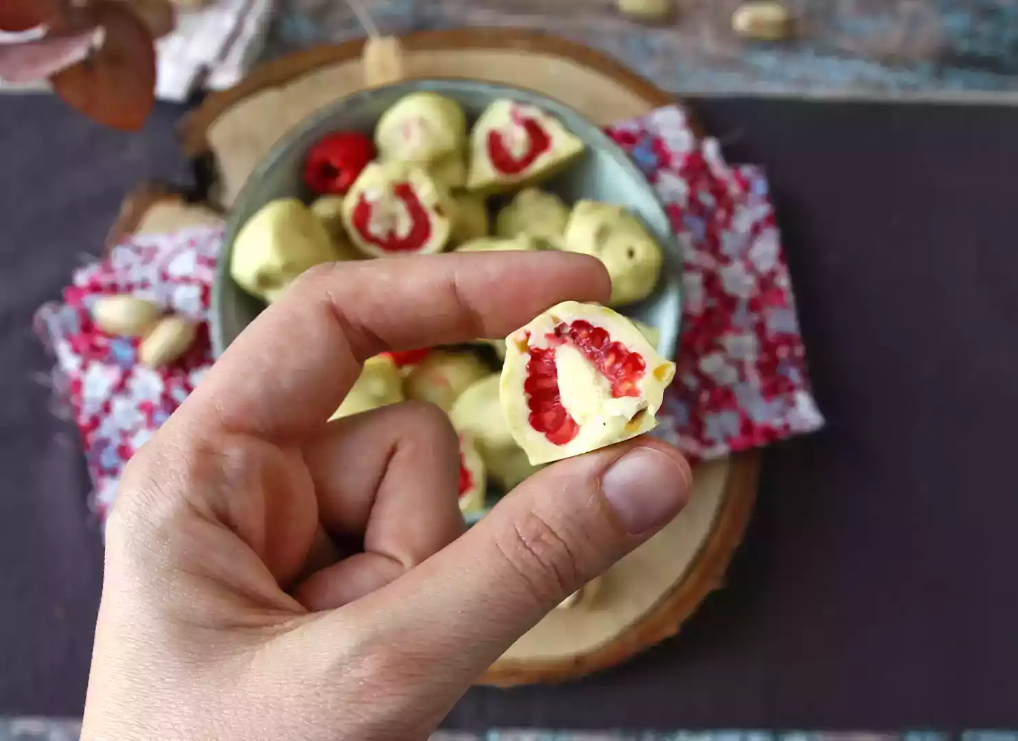 Receta de franui con pistacho y frambuesas crujientes