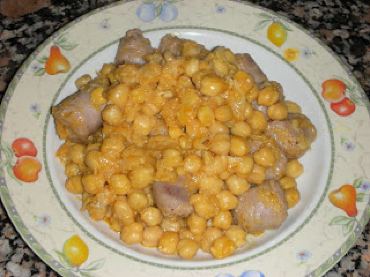 Receta de garbanzos con longaniza fácil y deliciosa