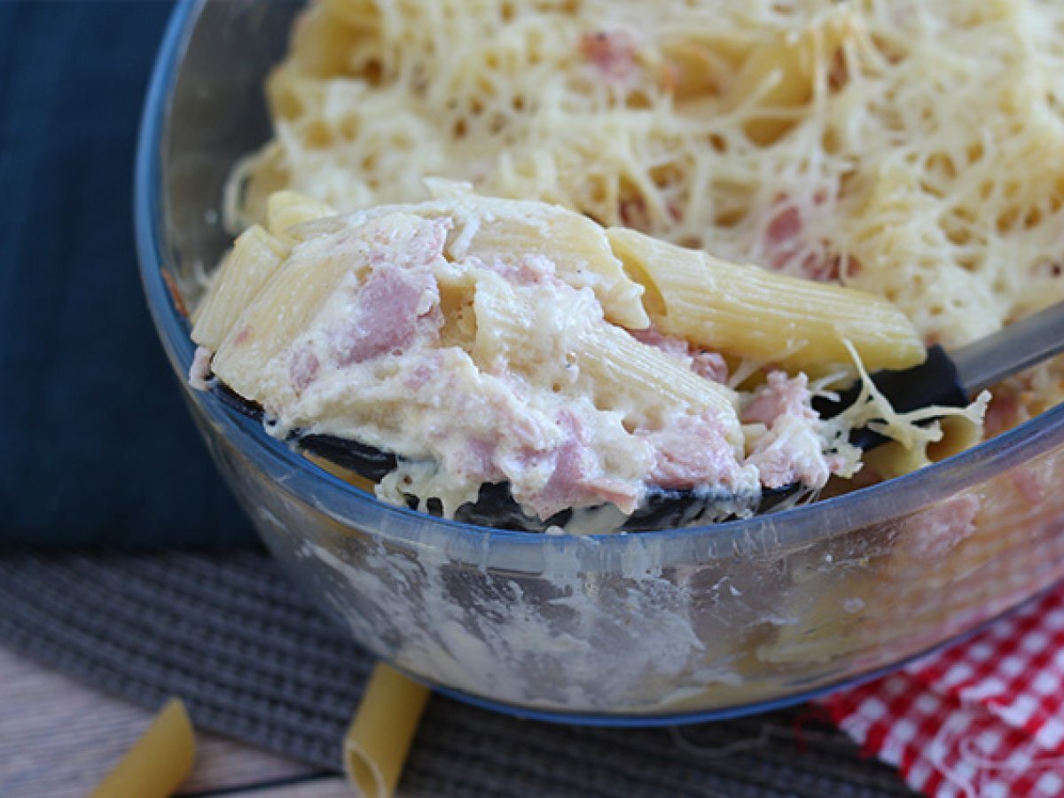 Receta de macarrones gratinados con queso y jamón