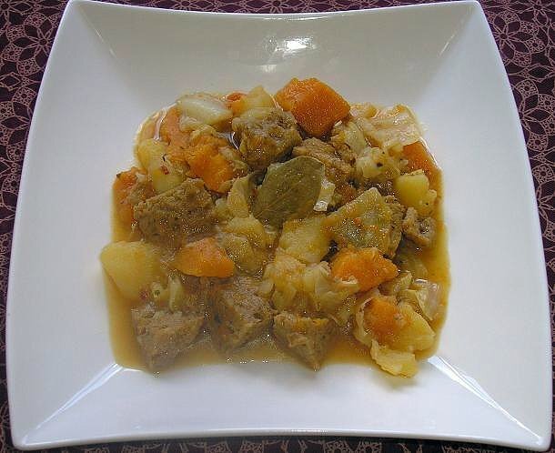 Receta de guiso de seitán, calabaza y repollo saludable