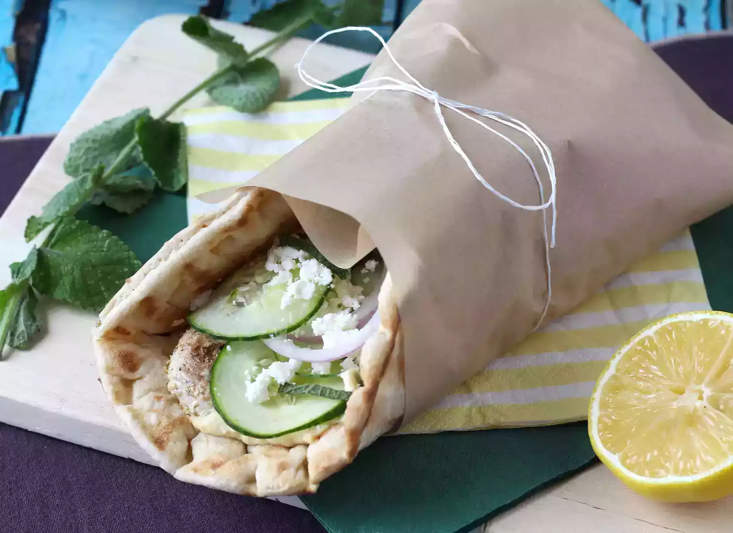 Receta de gyros de pollo, el bocadillo griego que amarás