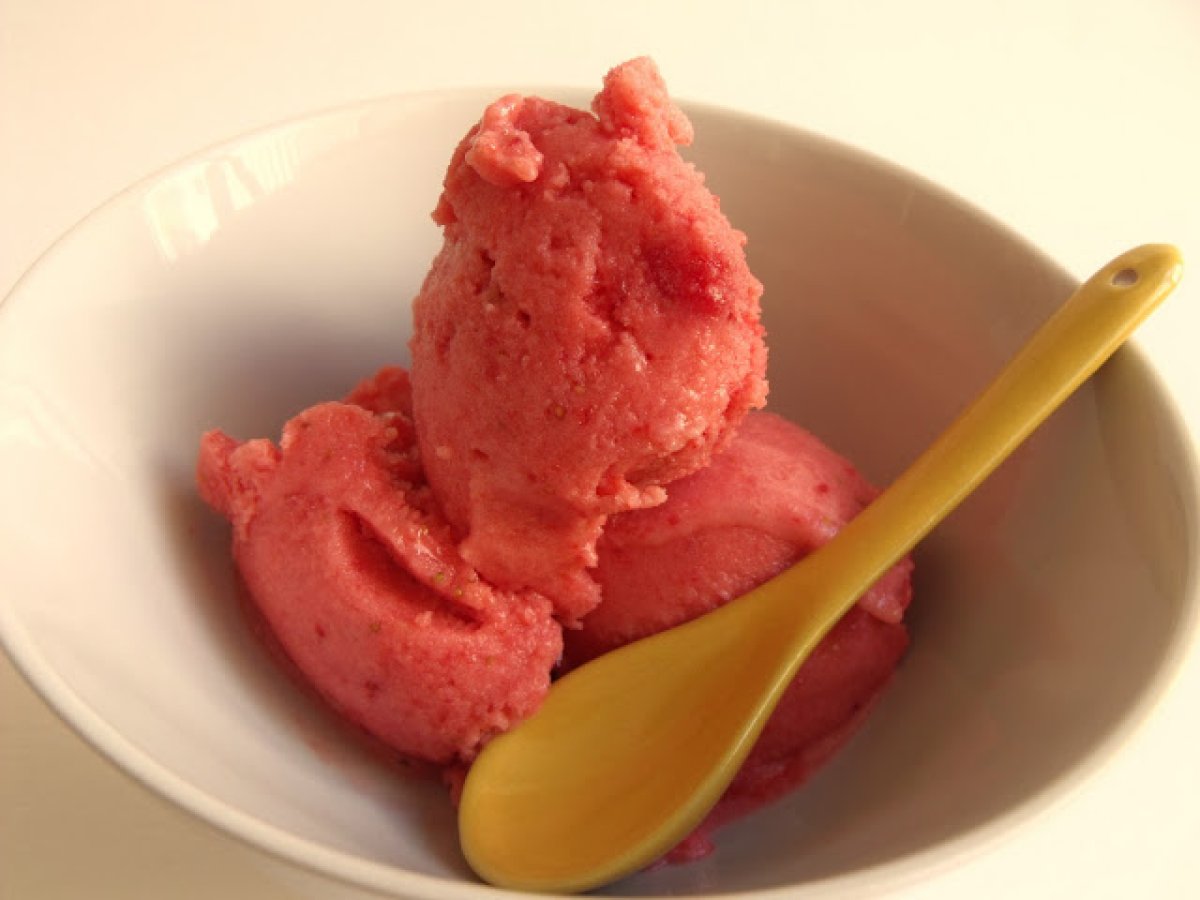 Receta de helado casero de fresas con yogurt