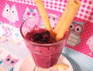 Receta de helado cremoso de mora fácil y delicioso