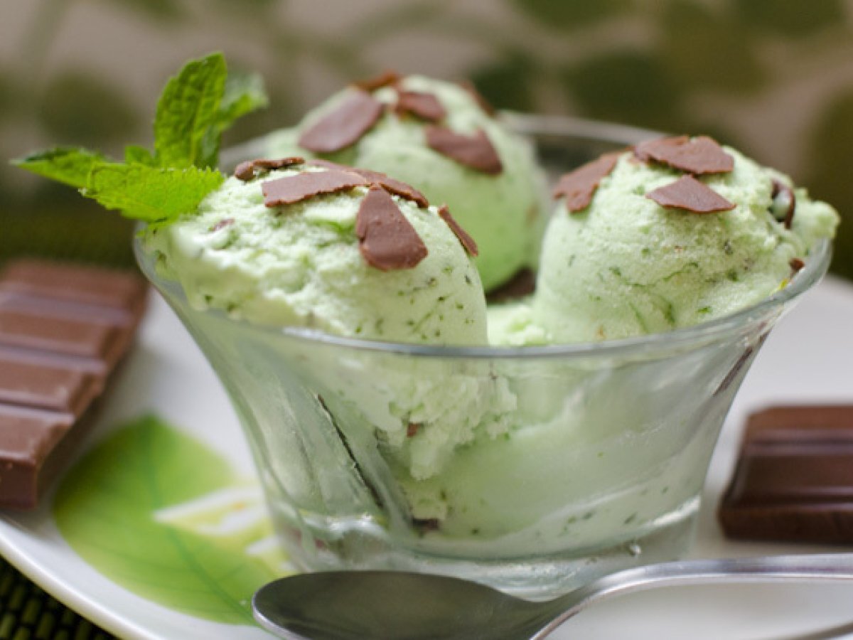 Receta de helado de menta y chocolate fácil y delicioso