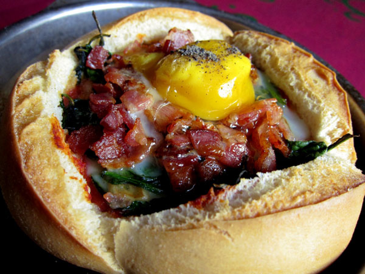 Huevos al nido gratinados receta fácil y deliciosa