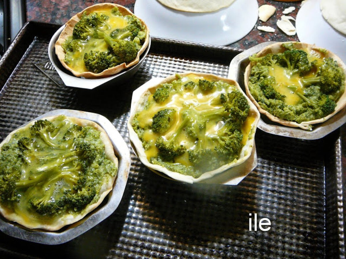 Receta de mini tartas de brócoli saludables y fáciles