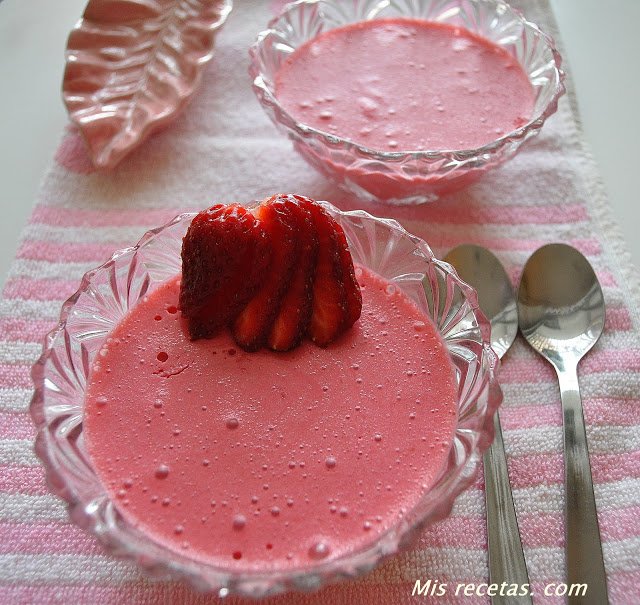 Receta fácil y rápida de mousse de fresas