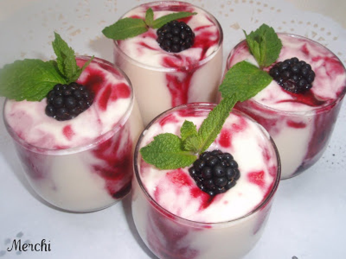 Receta de mousse de vainilla con coulis de moras