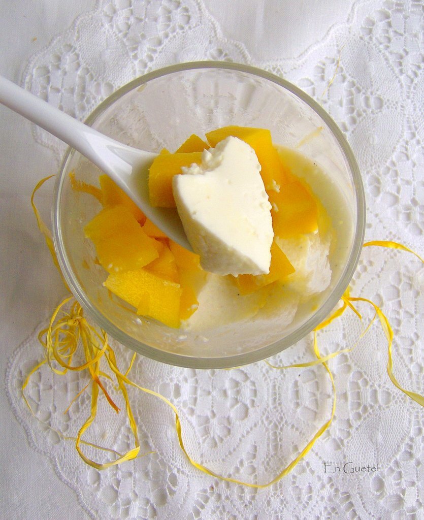 Receta de mousse de yogurt y mango