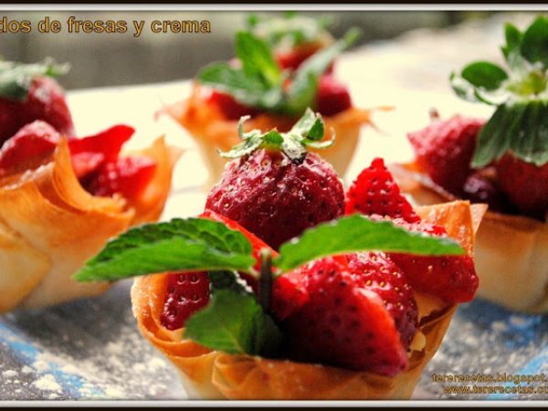 Nidos de pasta filo con fresas y crema receta fácil